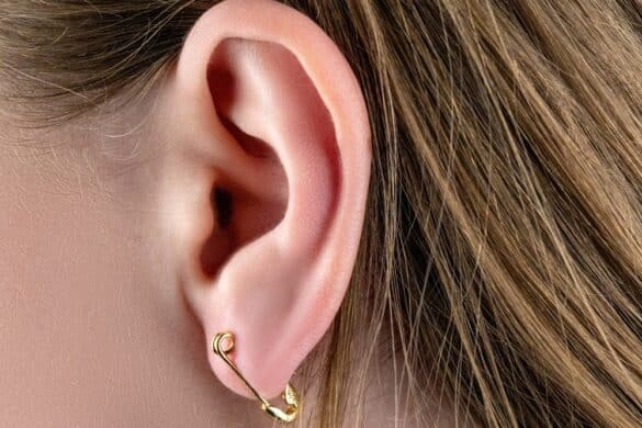 8 Easy and Effective Methods to Clean Gold Earrings